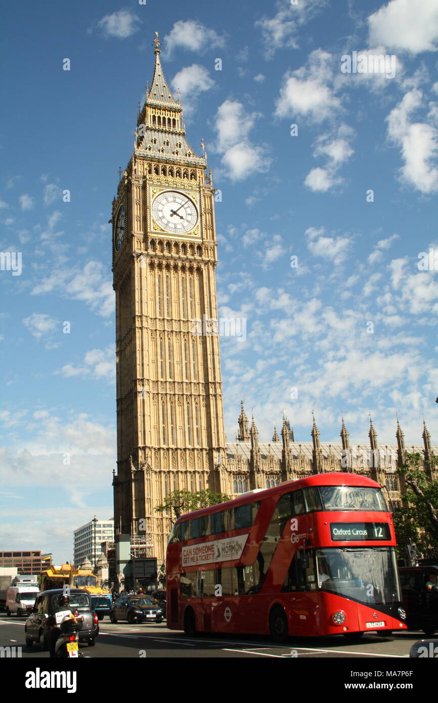 Number 12 bus immagini e fotografie stock ad alta risoluzione - Alamy