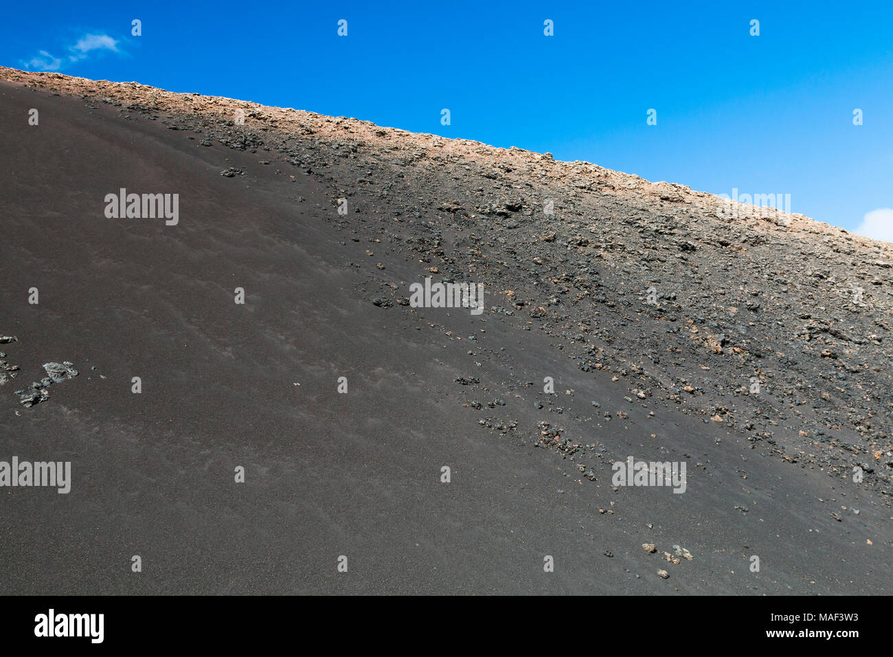 Vulcano a cono immagini e fotografie stock ad alta risoluzione - Alamy