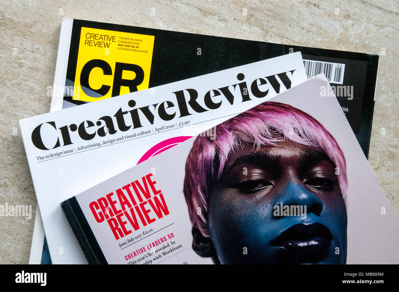 Recensione riviste pubblicitarie immagini e fotografie stock ad alta ...