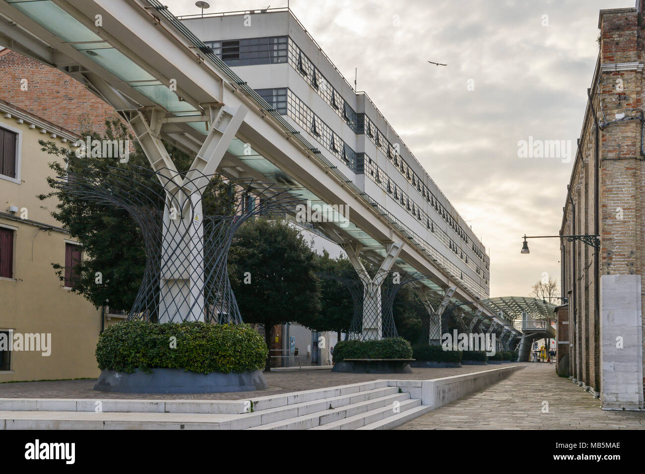 Tram treno people mover immagini e fotografie stock ad alta risoluzione ...