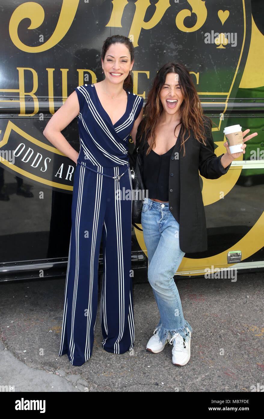 LAS VEGAS NV - 7 aprile: Emmanuelle Vaugier, Sarah Shahi, al 2018 ClexaCon giorno 2 presso il ...