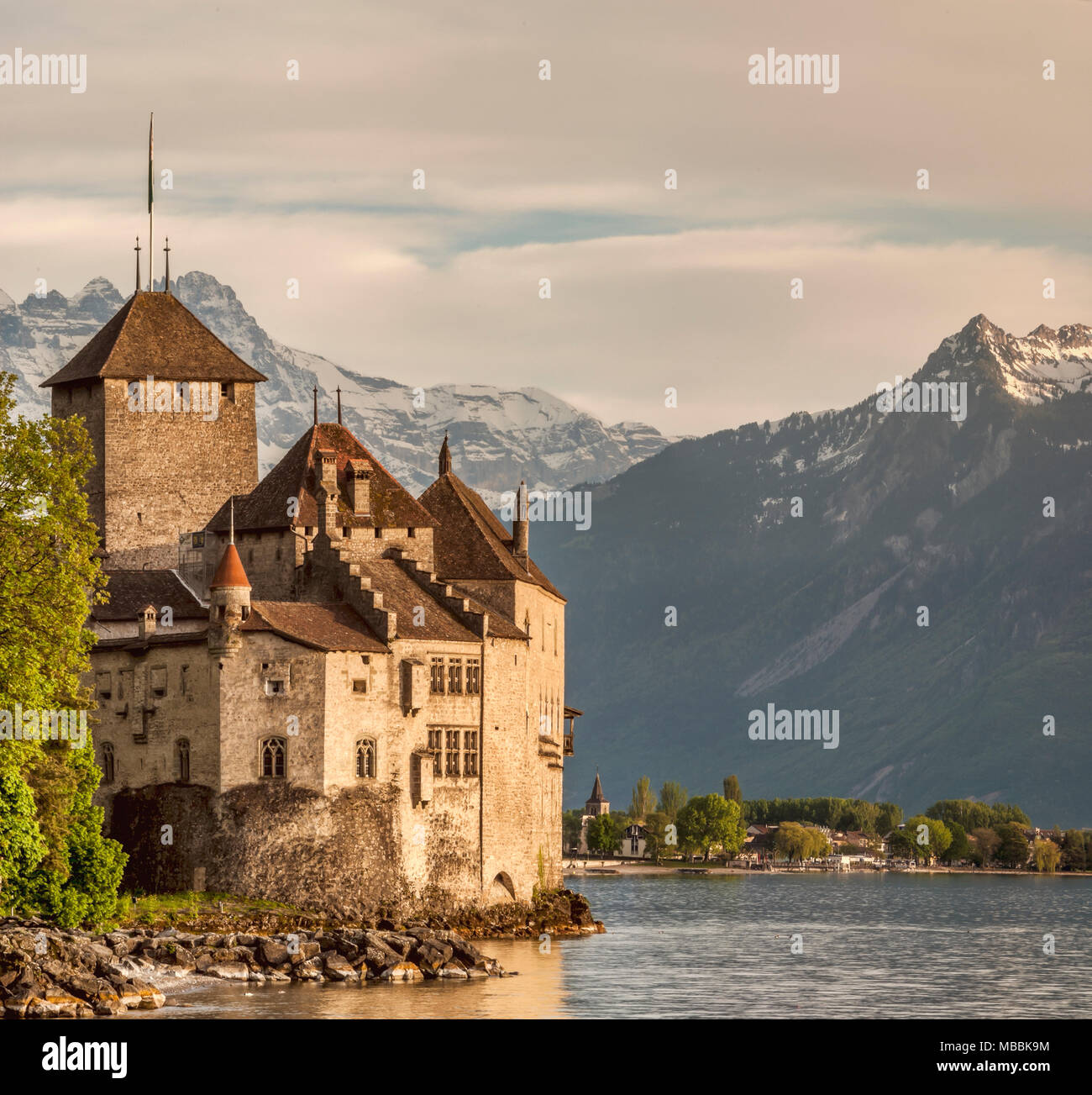 Il Castello di Chillon (il Château de Chillon) situato sulla riva del ...
