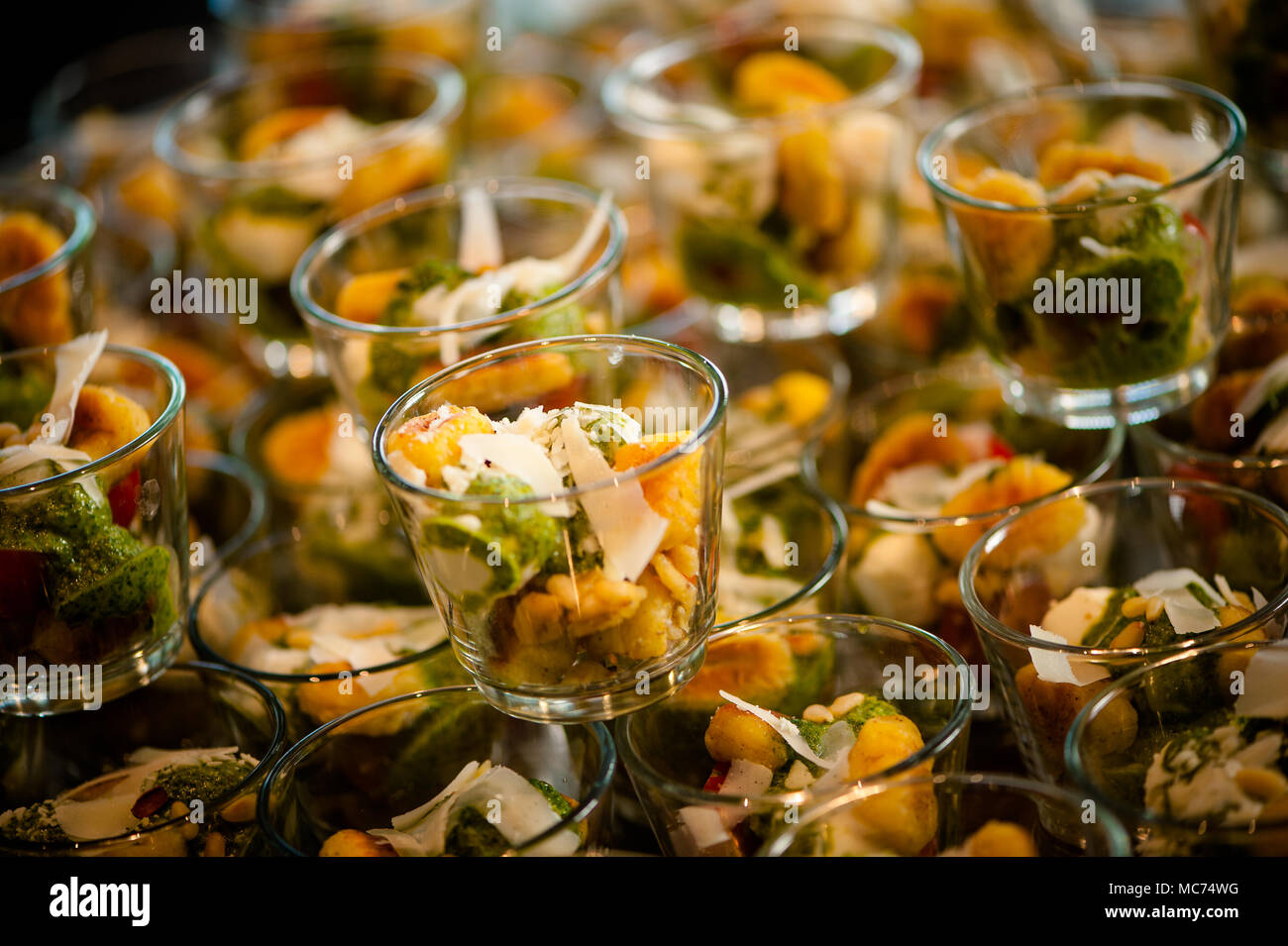 Antipasto buffet immagini e fotografie stock ad alta risoluzione - Alamy