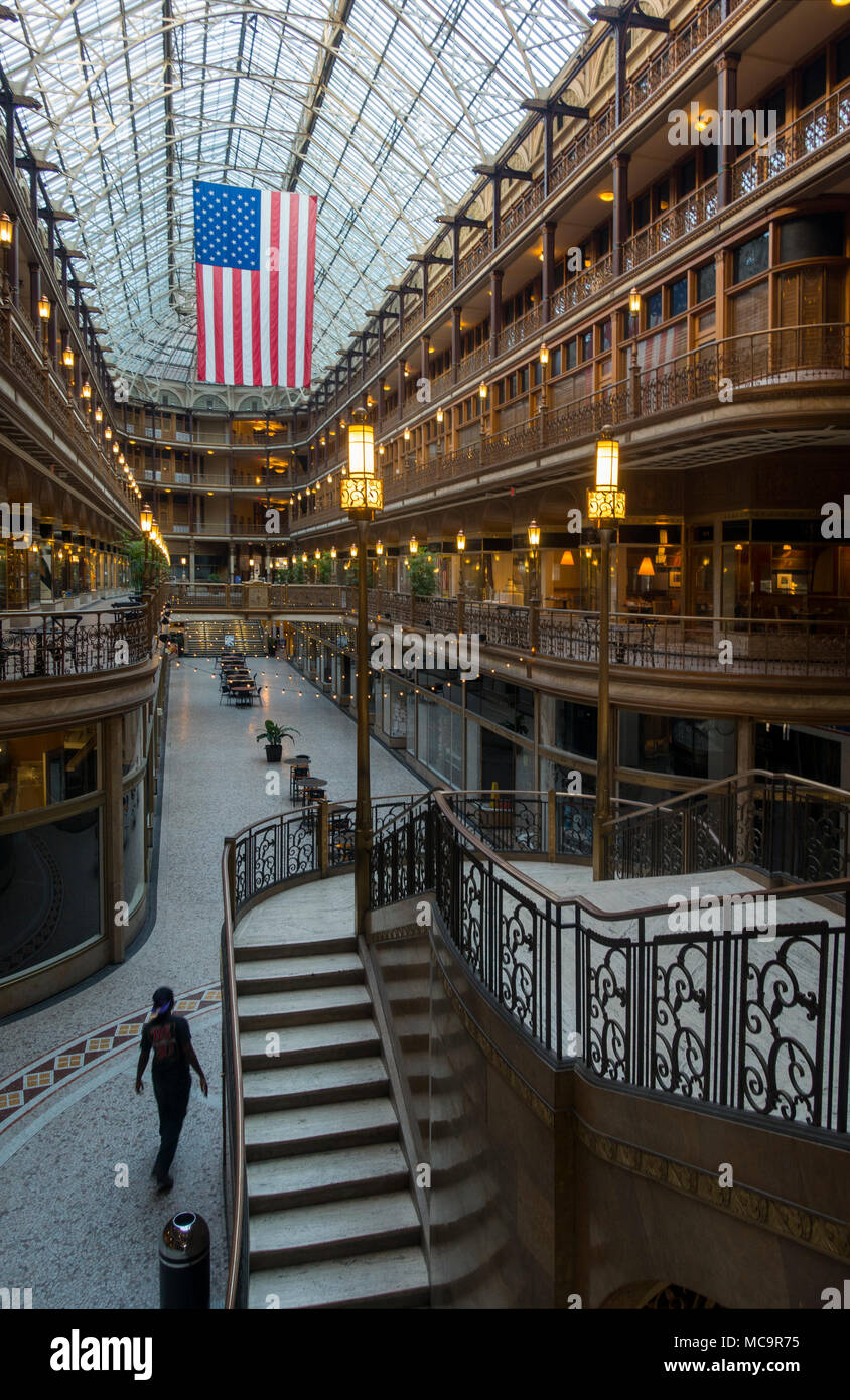 Edificio cleveland con lucernario in vetro immagini e fotografie stock ...