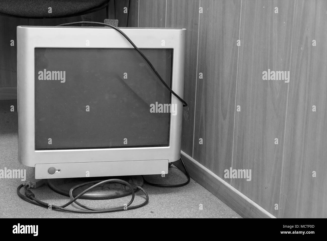 Schermo del computer rotto Foto e Immagini Stock in Bianco e Nero - Alamy