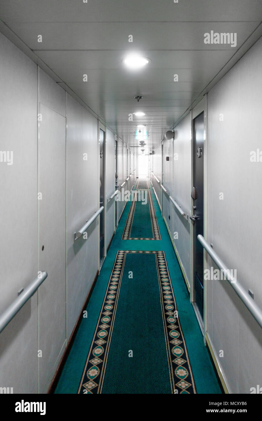 Crociera chiusa immagini e fotografie stock ad alta risoluzione - Alamy