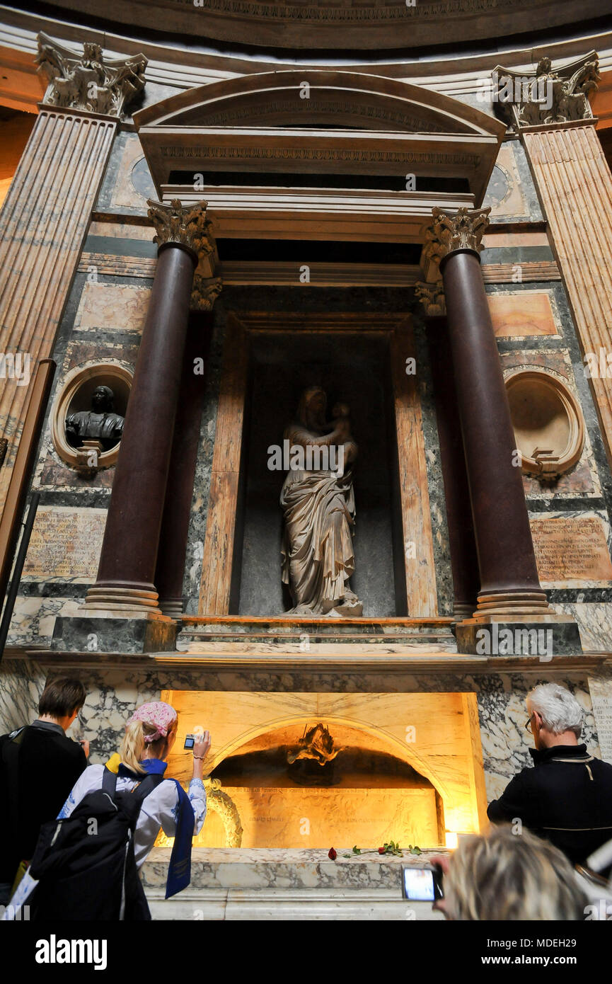 La tomba di Raffaello, la tomba di Maria Bibbiena e Madonna di ...