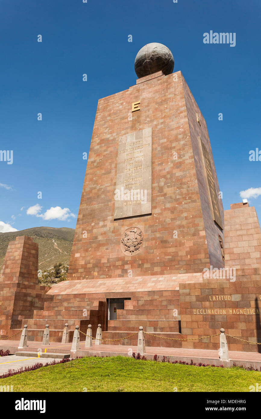 Il centro del mondo monumento, uno dei più visitati dai turisti di ...