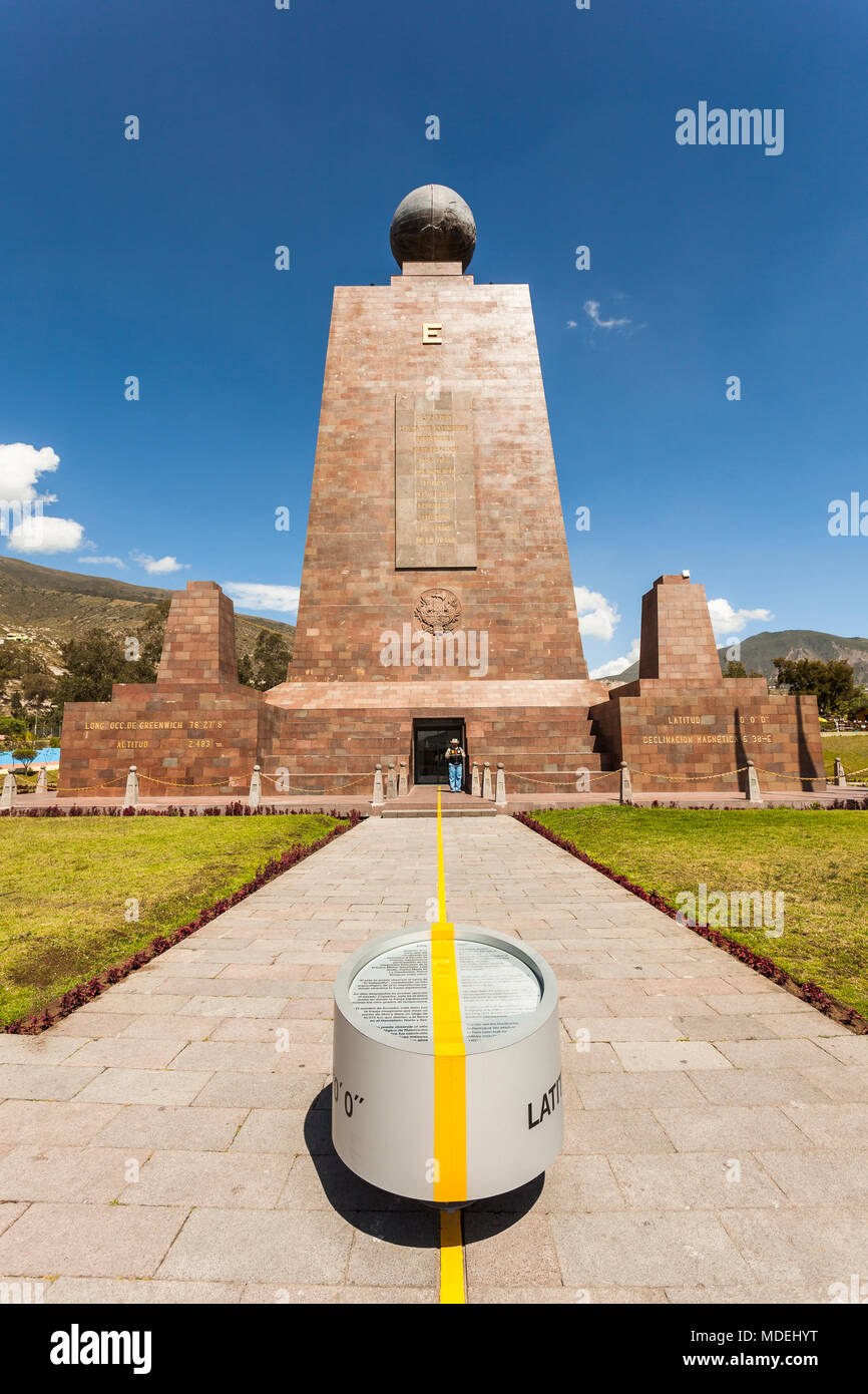 Il centro del mondo monumento, uno dei più visitati dai turisti di ...