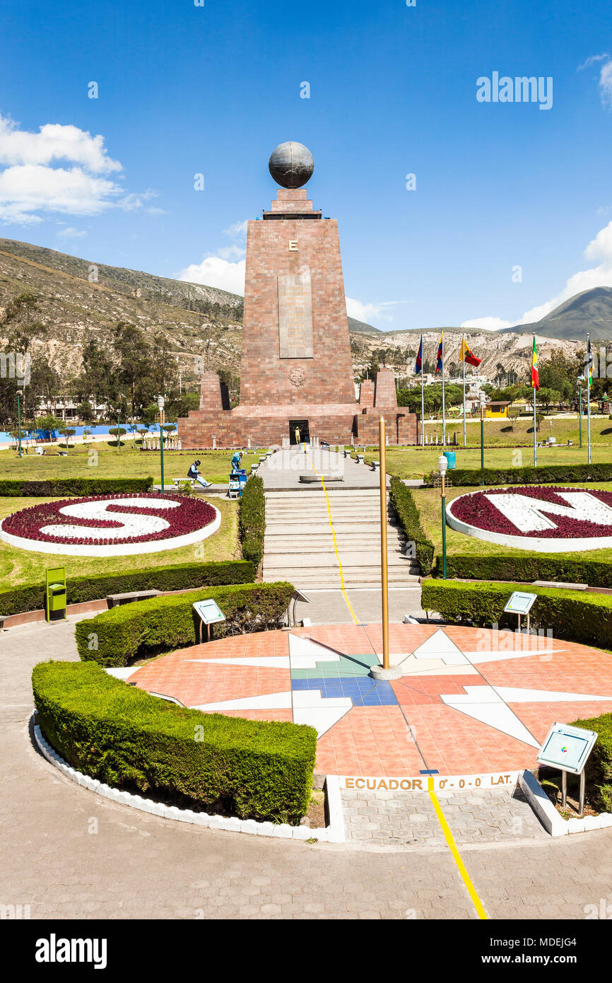 Il centro del mondo monumento, uno dei più visitati dai turisti di ...