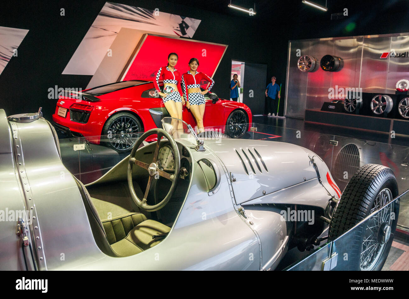 Modelli cinesi immagini e fotografie stock ad alta risoluzione - Alamy
