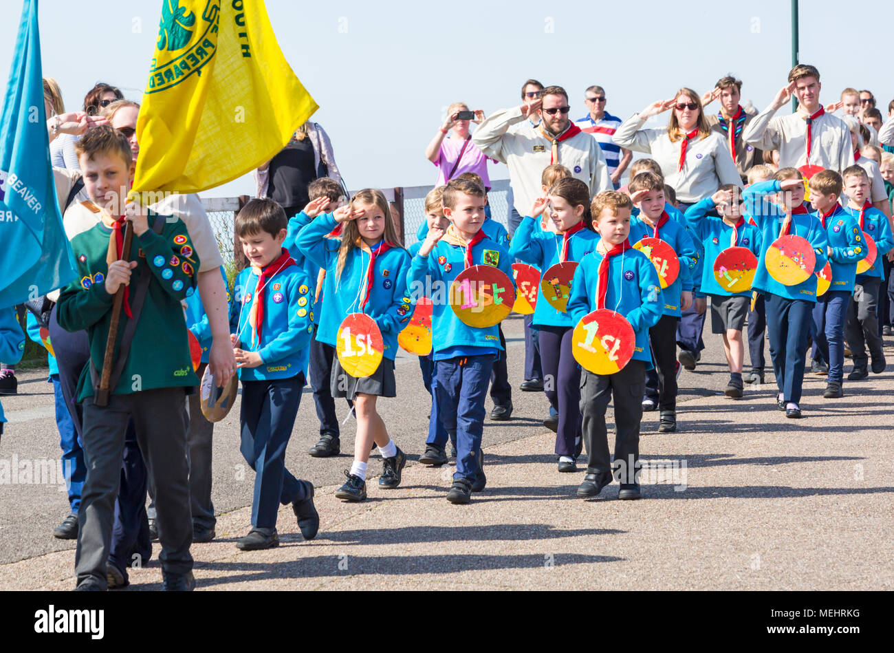 Festeggiando il saluto scout immagini e fotografie stock ad alta ...