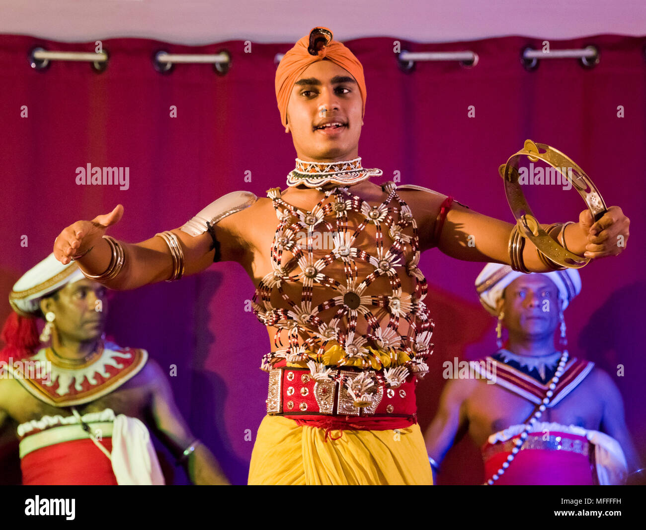 Danza pantheru immagini e fotografie stock ad alta risoluzione - Alamy