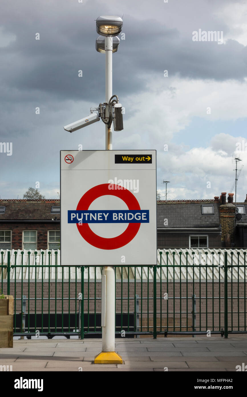 Closed underground station immagini e fotografie stock ad alta ...