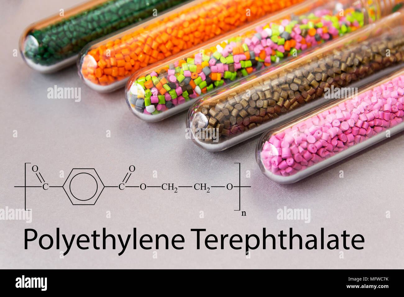 Granuli di polietilene tereftalato immagini e fotografie stock ad alta ...
