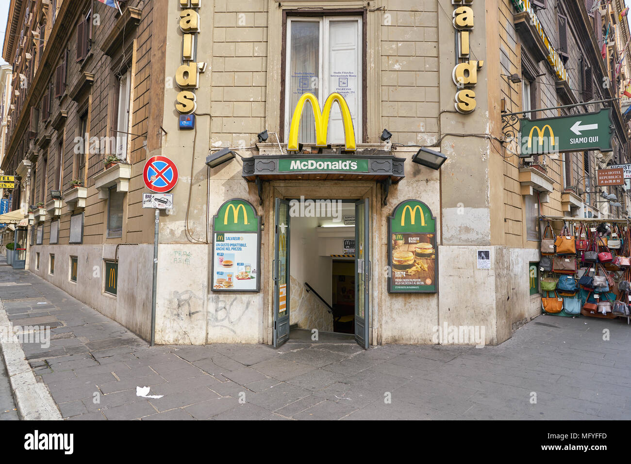 Rome mcdonalds immagini e fotografie stock ad alta risoluzione - Alamy