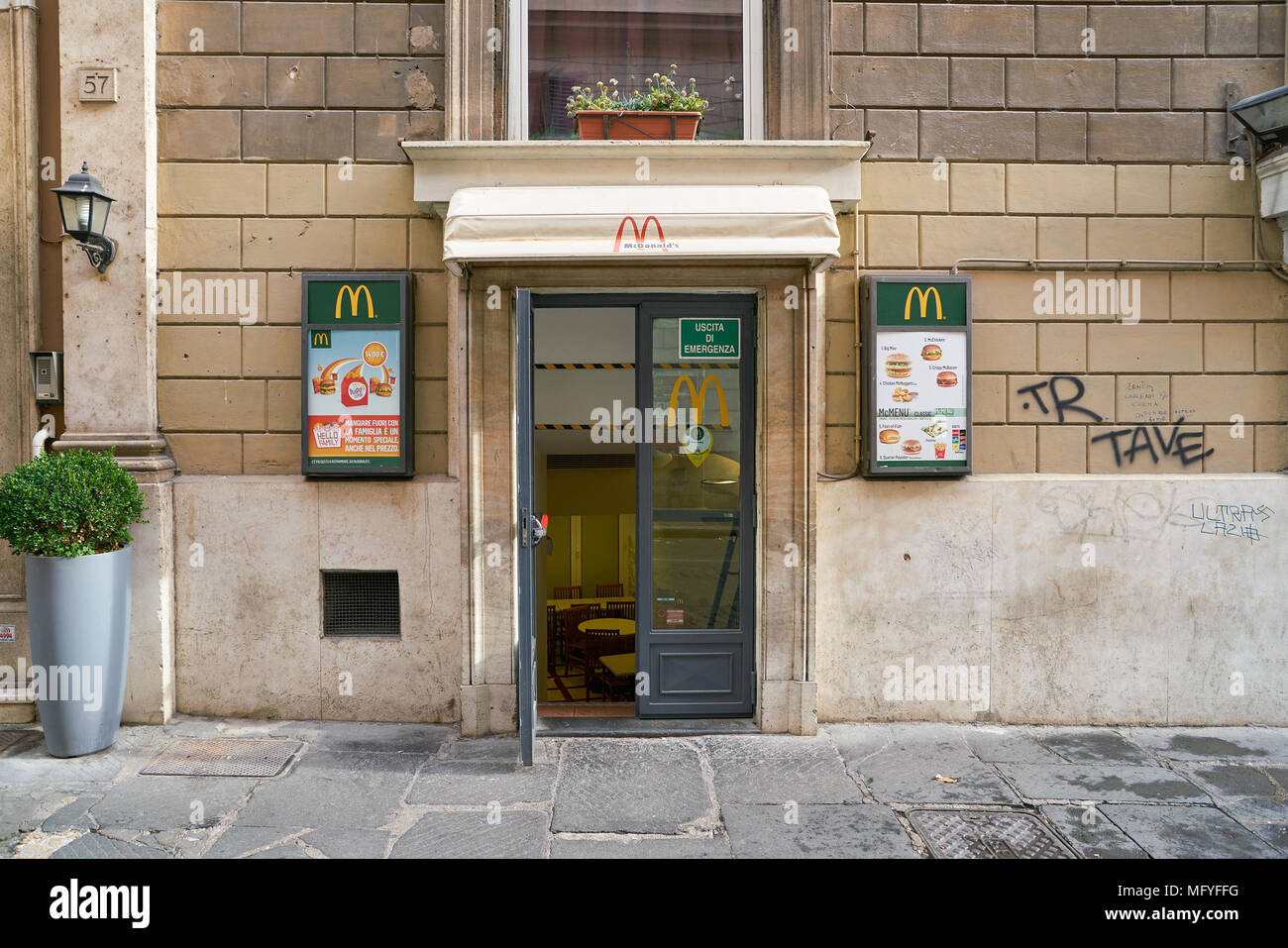 Rome mcdonalds immagini e fotografie stock ad alta risoluzione - Alamy
