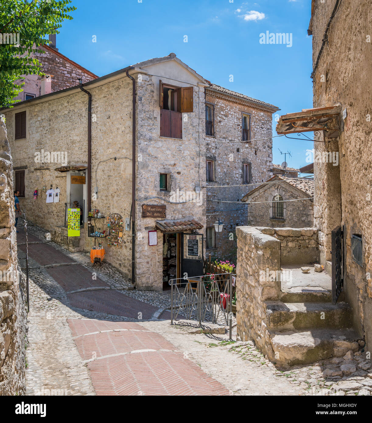 Fumone, comune in provincia di Frosinone nella regione Lazio. Italia ...