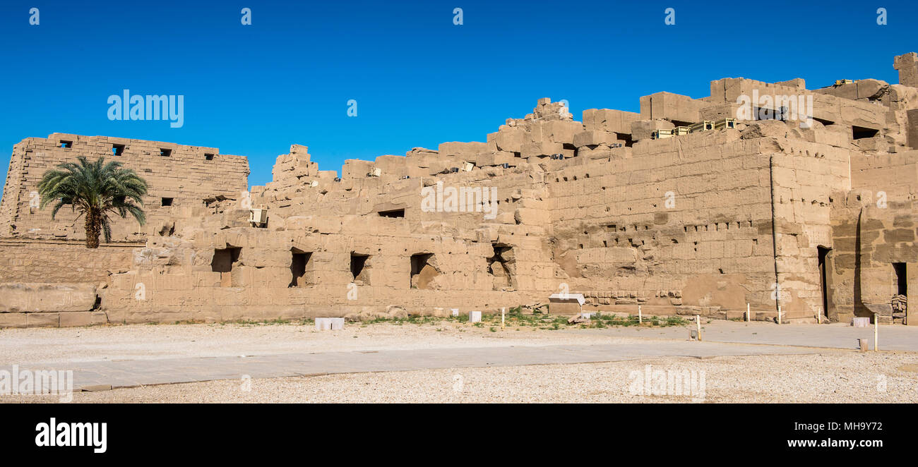 Le pareti del tempio di Karnak Luxor Egitto (Antica Tebe con la sua ...