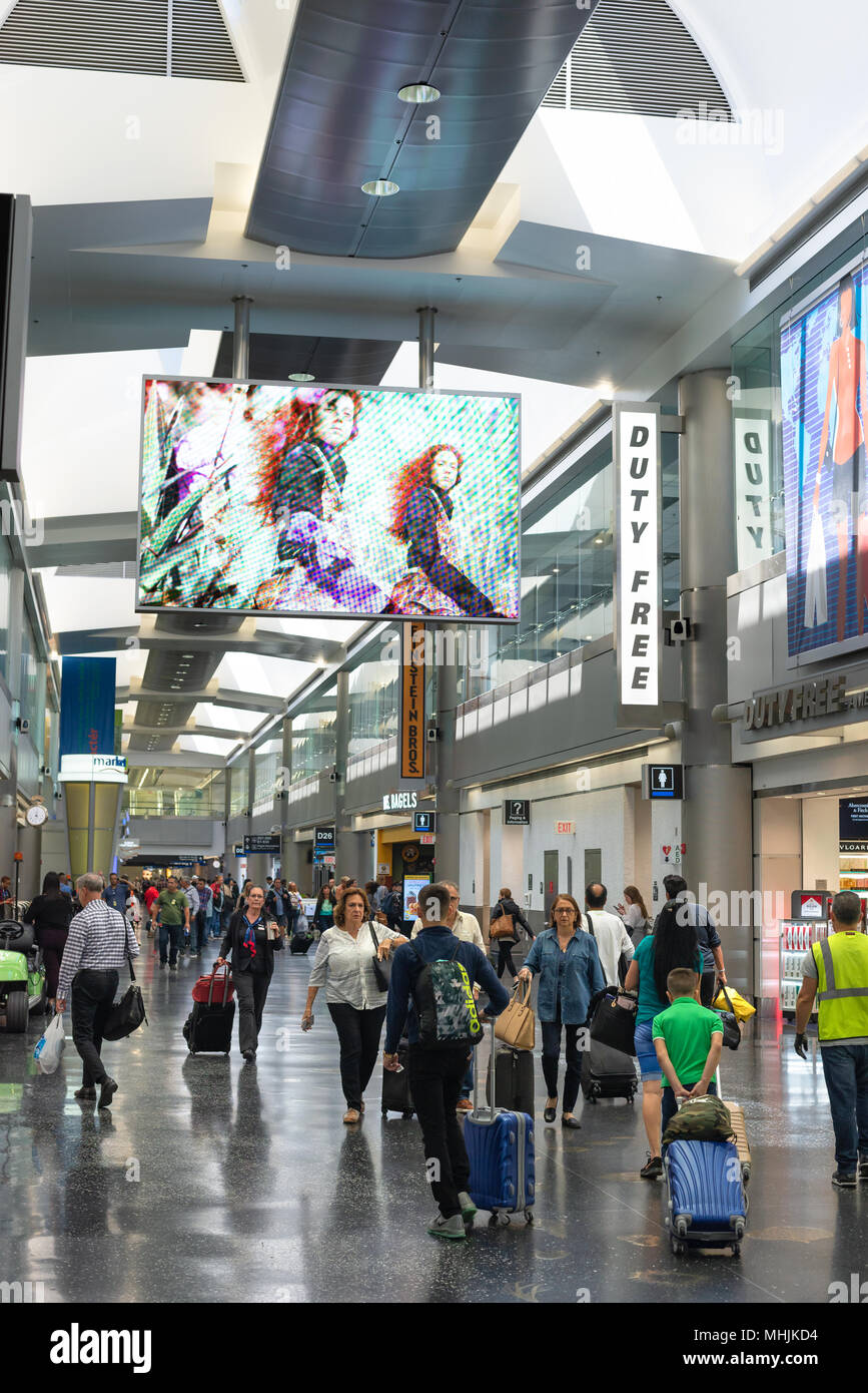 Miami airport concourse immagini e fotografie stock ad alta risoluzione ...
