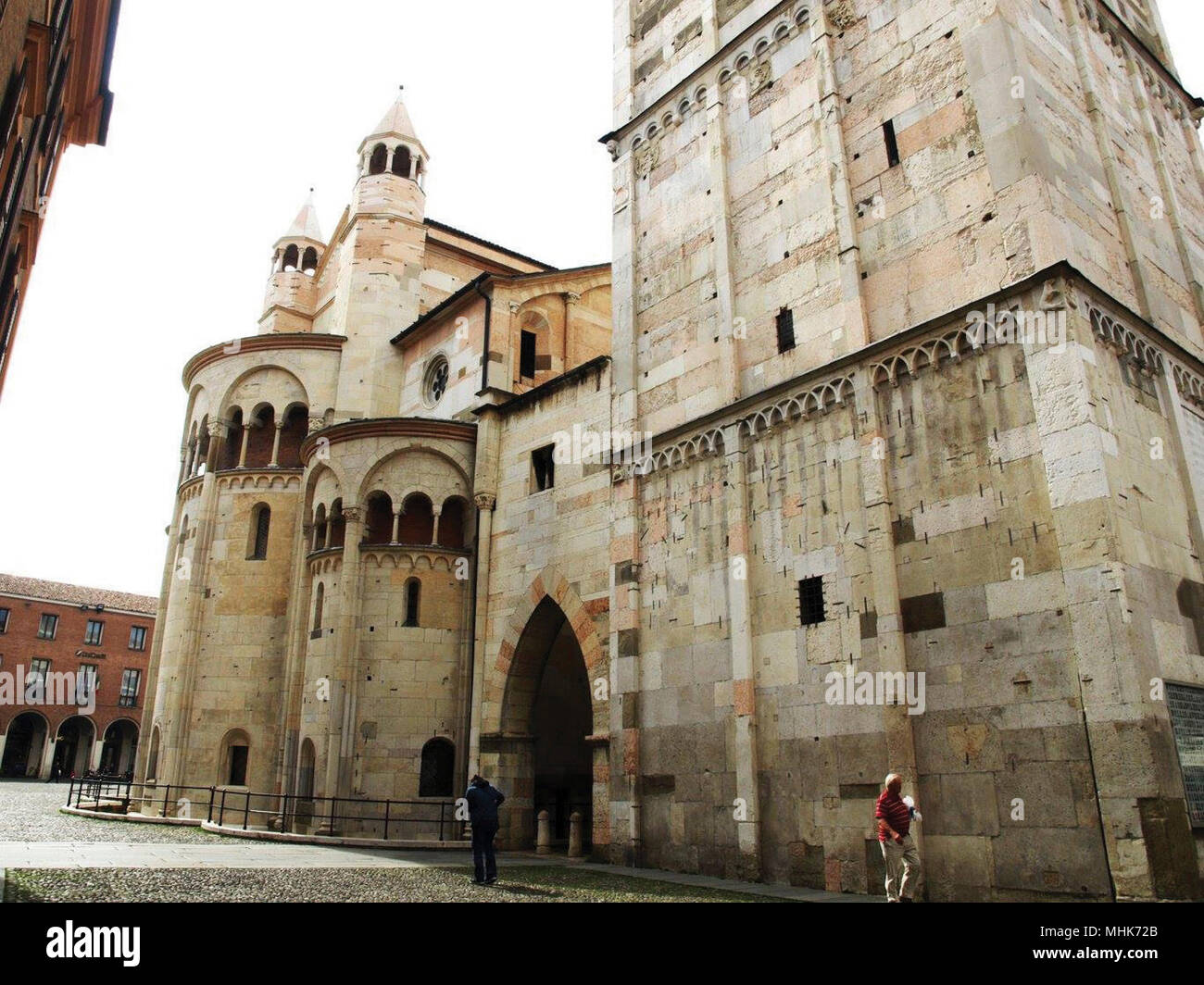 Il Duomo di Modena, o il Duomo di Modena è una cattedrale cattolica ...