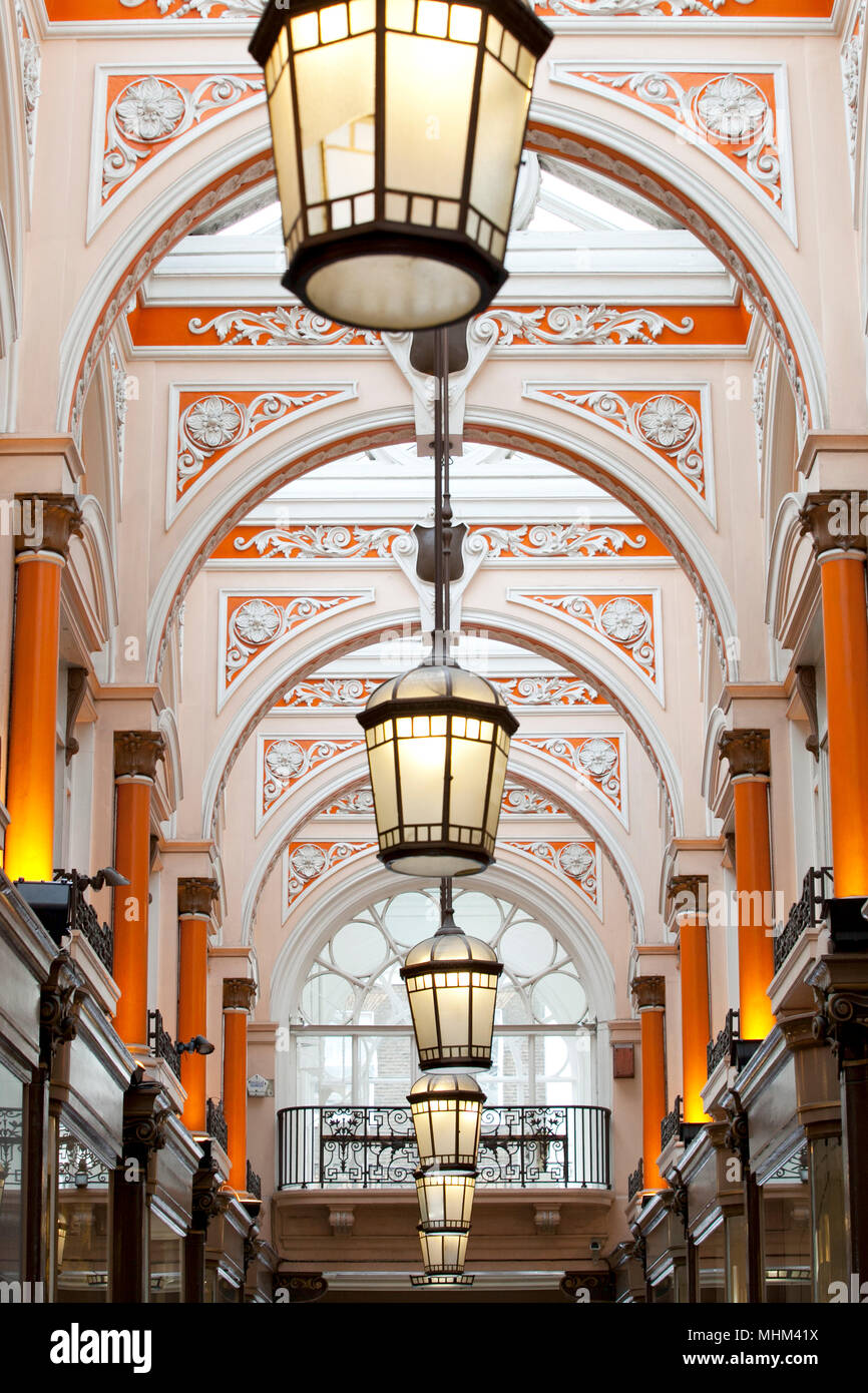 Colonne arcade immagini e fotografie stock ad alta risoluzione - Alamy