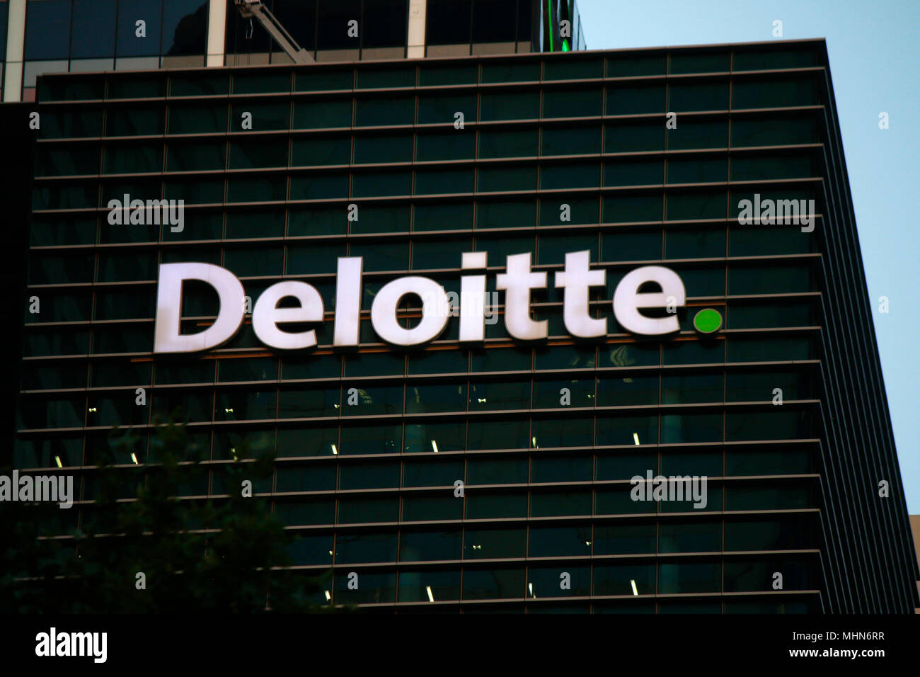 Deloitte logo immagini e fotografie stock ad alta risoluzione - Alamy