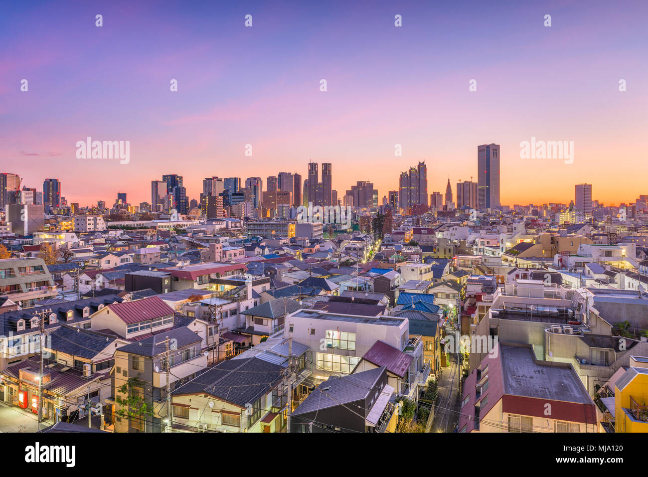 Quartieri di tokyo immagini e fotografie stock ad alta risoluzione - Alamy