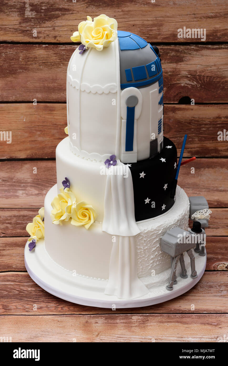 Decorazioni Per Torte Nuziali Di Star Wars Torta Star Wars A Due Piani