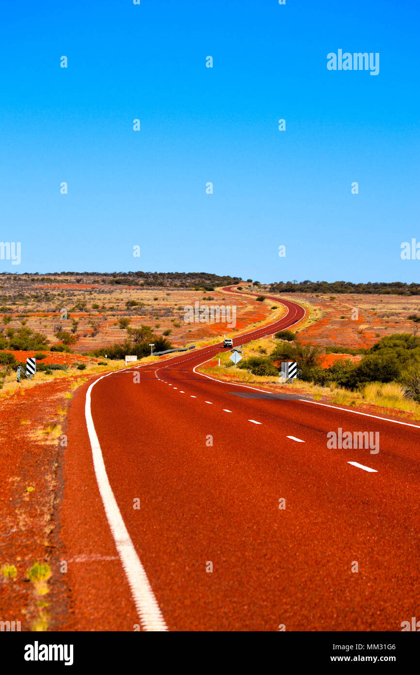 Strada ayers rock immagini e fotografie stock ad alta risoluzione - Alamy