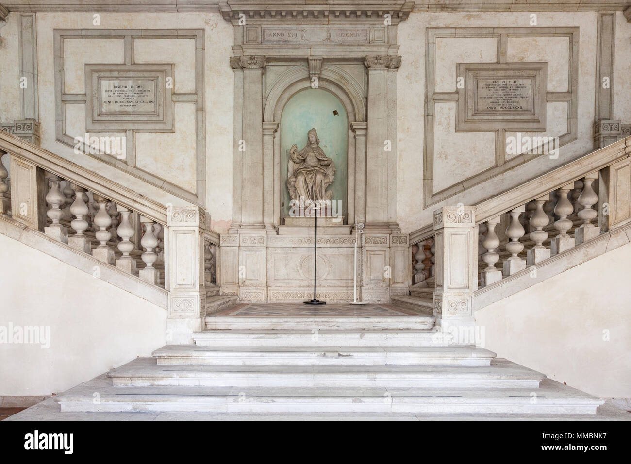Il Barocco monumentale scalone di Baldassarre Longhena per gli abati ...