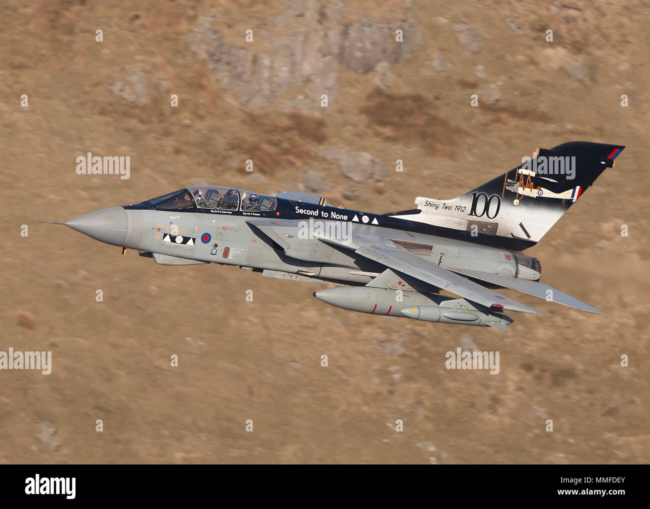 Mach loop tornado gr4 immagini e fotografie stock ad alta risoluzione ...