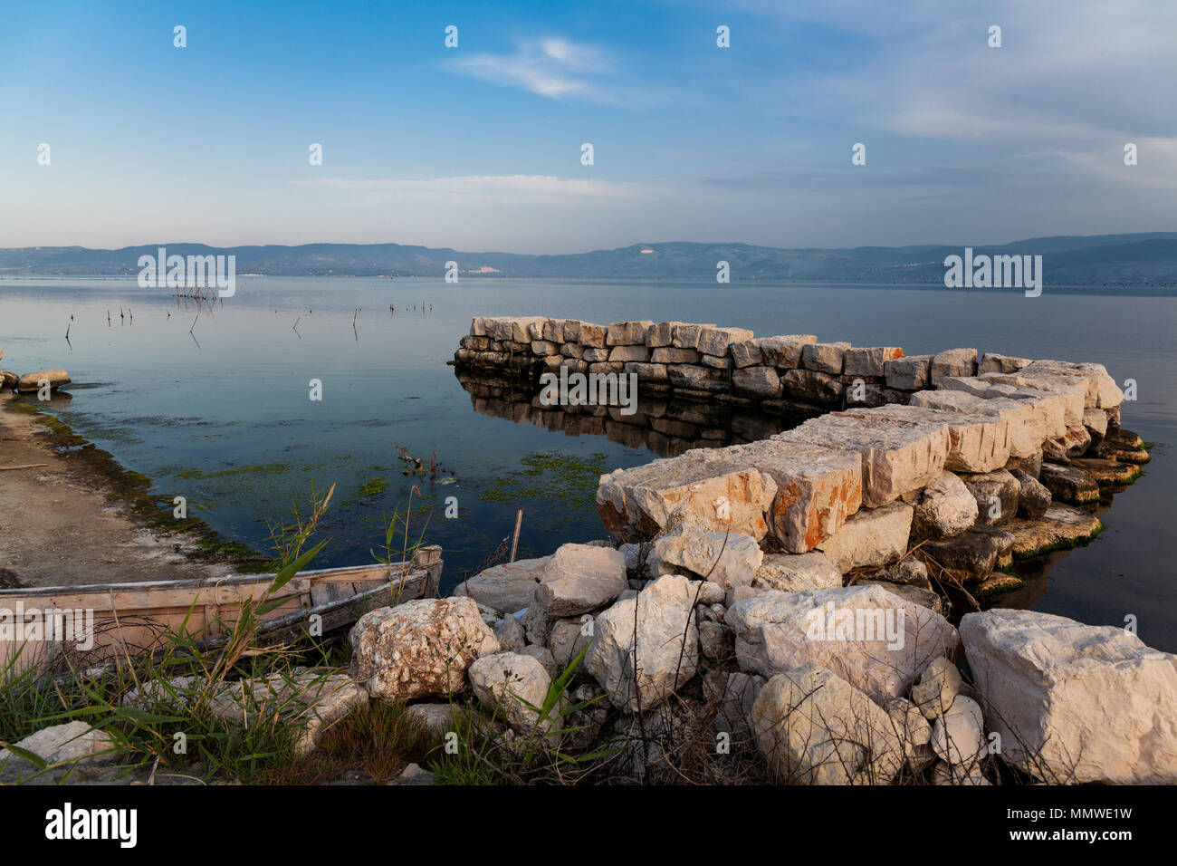 Lago di varano immagini e fotografie stock ad alta risoluzione - Alamy
