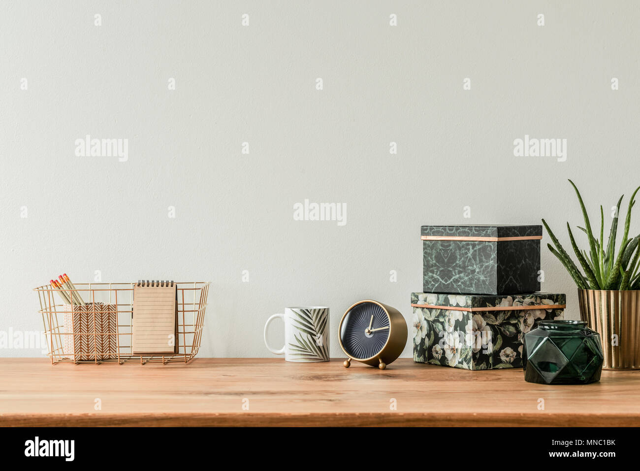 Tabella Tabella Vuota Immagini e Fotos Stock - Alamy