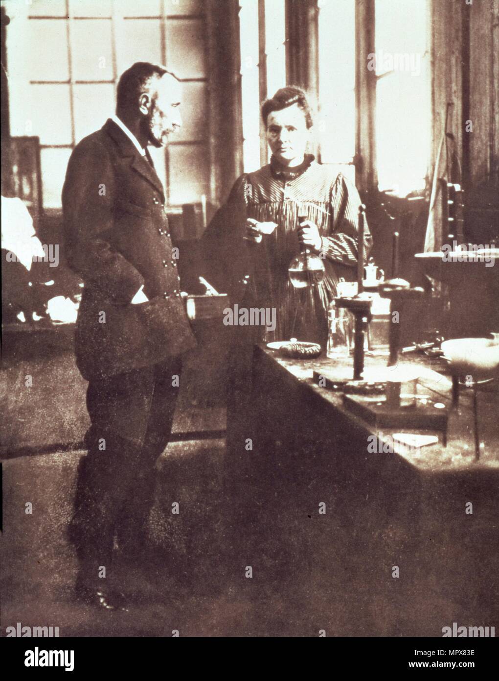 Marie and pierre curie in their laboratory immagini e fotografie stock ...
