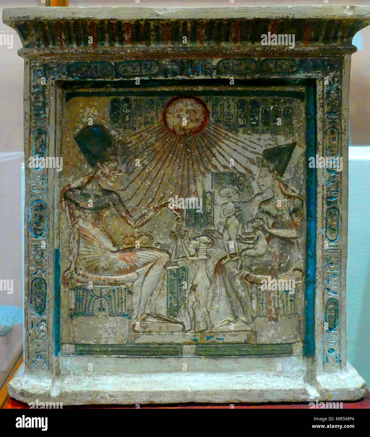 La stele di Akhenaton e la sua famiglia; Museo Egizio del Cairo ...