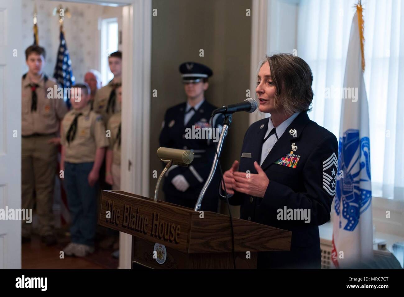 Stato del Maine Il comando Chief Master Sgt. Kelly Hoffses parla ...