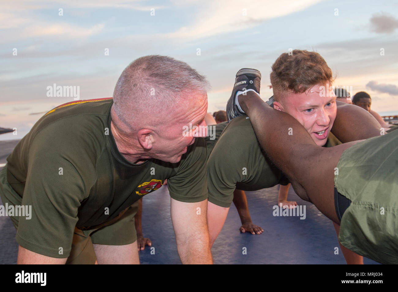 170619-N-DL434-079 BISMARCK MARE (19 giugno 2017) Sgt. Il Mag. Jim ...