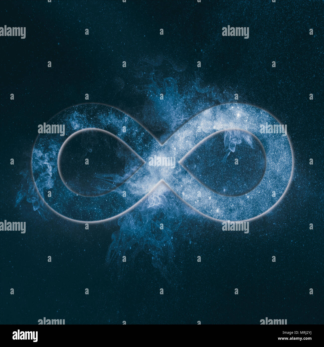 Simbolo di infinito o segno. Abstract di notte sullo sfondo del cielo ...