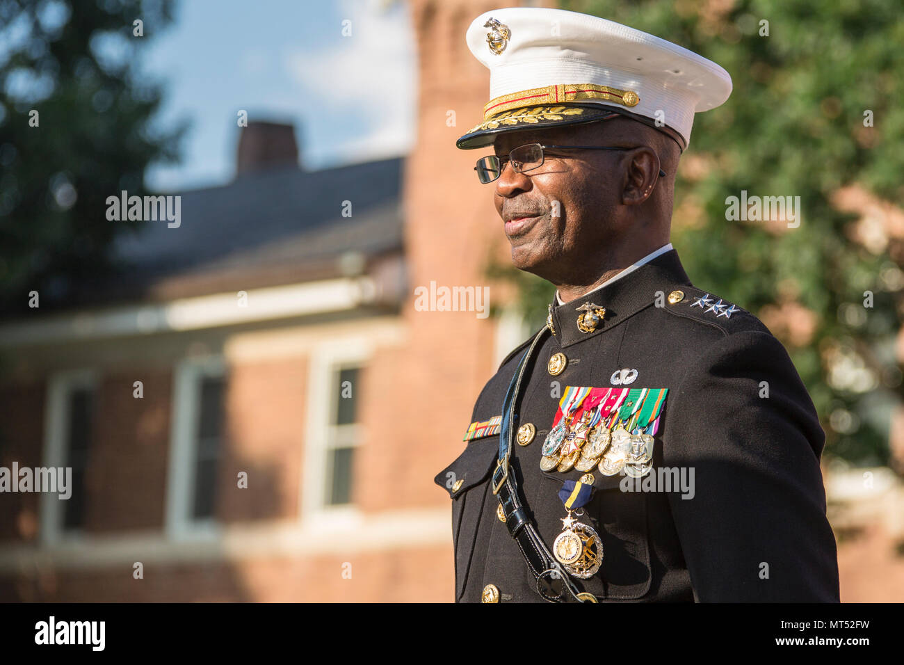 Stati Uniti Marine Corps Lt. Gen. Ronald L. Bailey sorge in ...