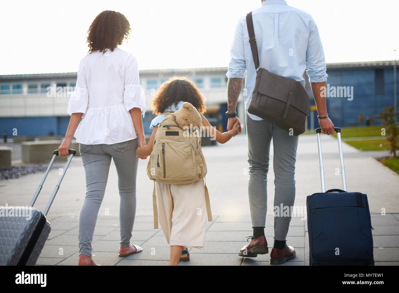 Famiglia di tre persone immagini e fotografie stock ad alta risoluzione ...