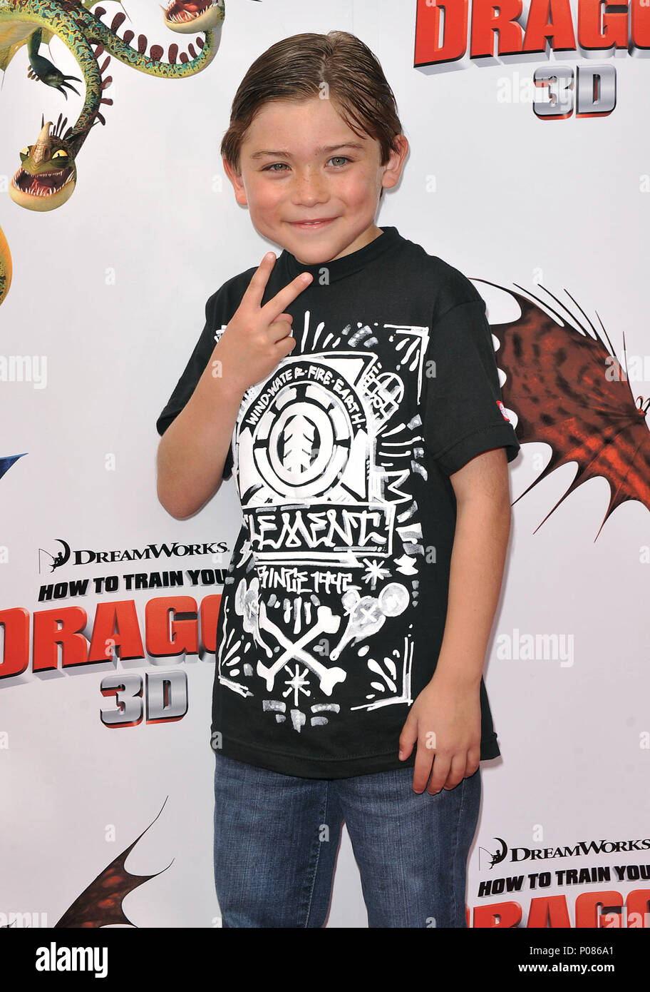 Raymond ochoa come addestrare la premiere del tuo drago immagini e ...