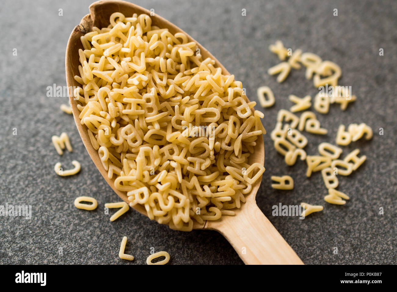 Lettera di alfabeto degli spaghetti immagini e fotografie stock ad alta ...