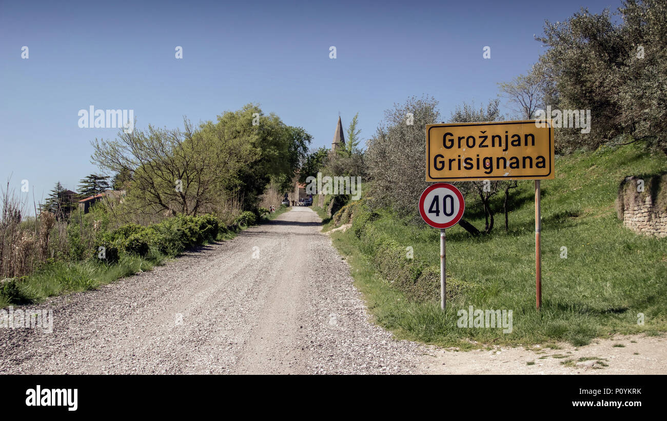 Architettura del villaggio mediterraneo immagini e fotografie stock ad ...