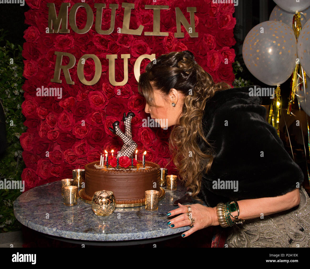 Lisa Haisha il Moulin Rouge festa di compleanno si è svolta presso una ...