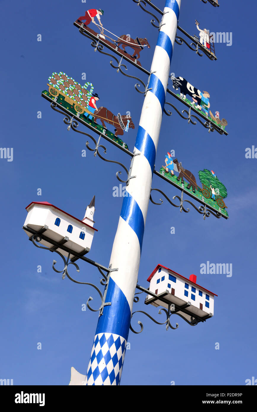 Cultura maypole immagini e fotografie stock ad alta risoluzione - Alamy