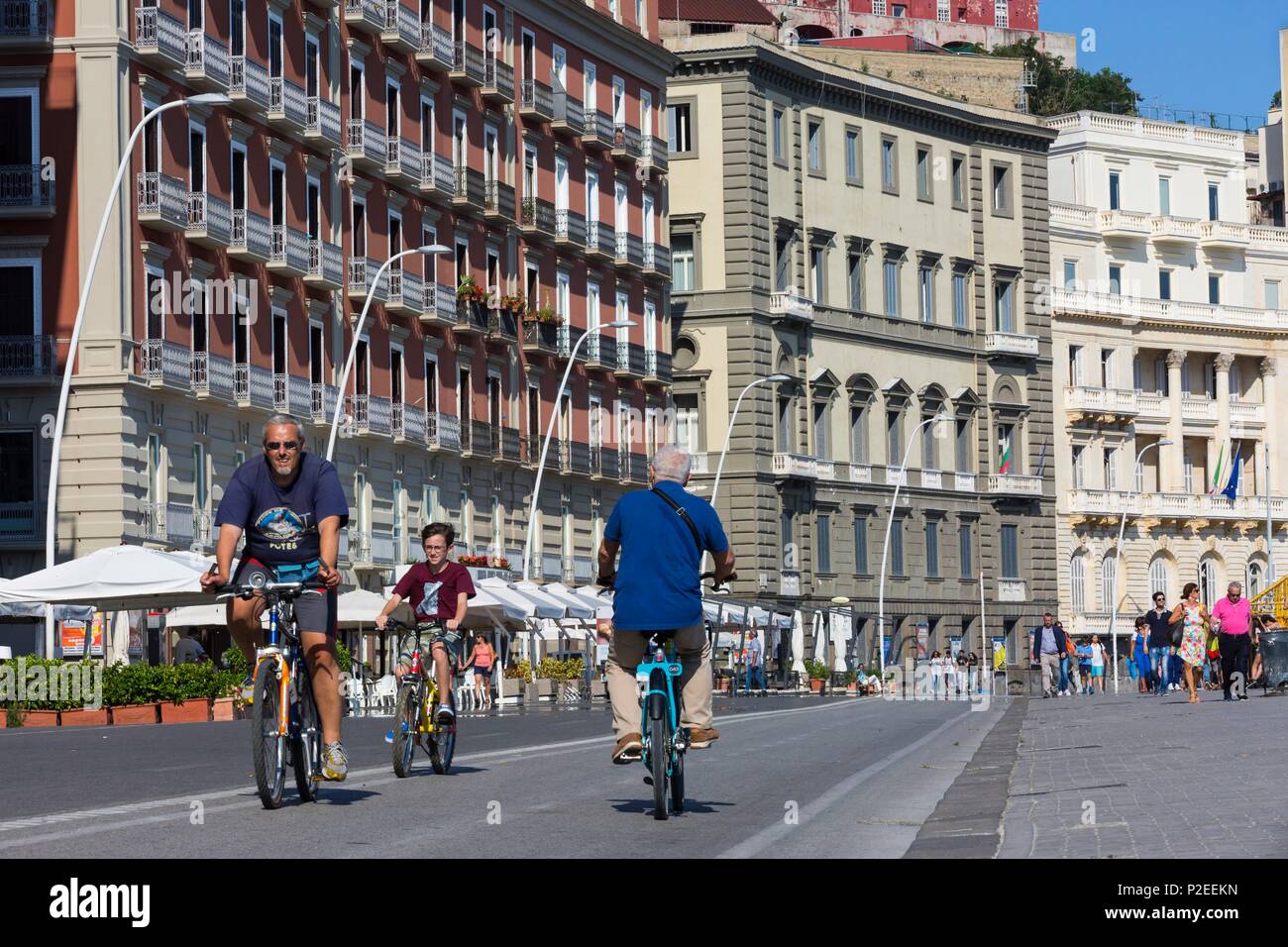 Via francesco caracciolo immagini e fotografie stock ad alta ...