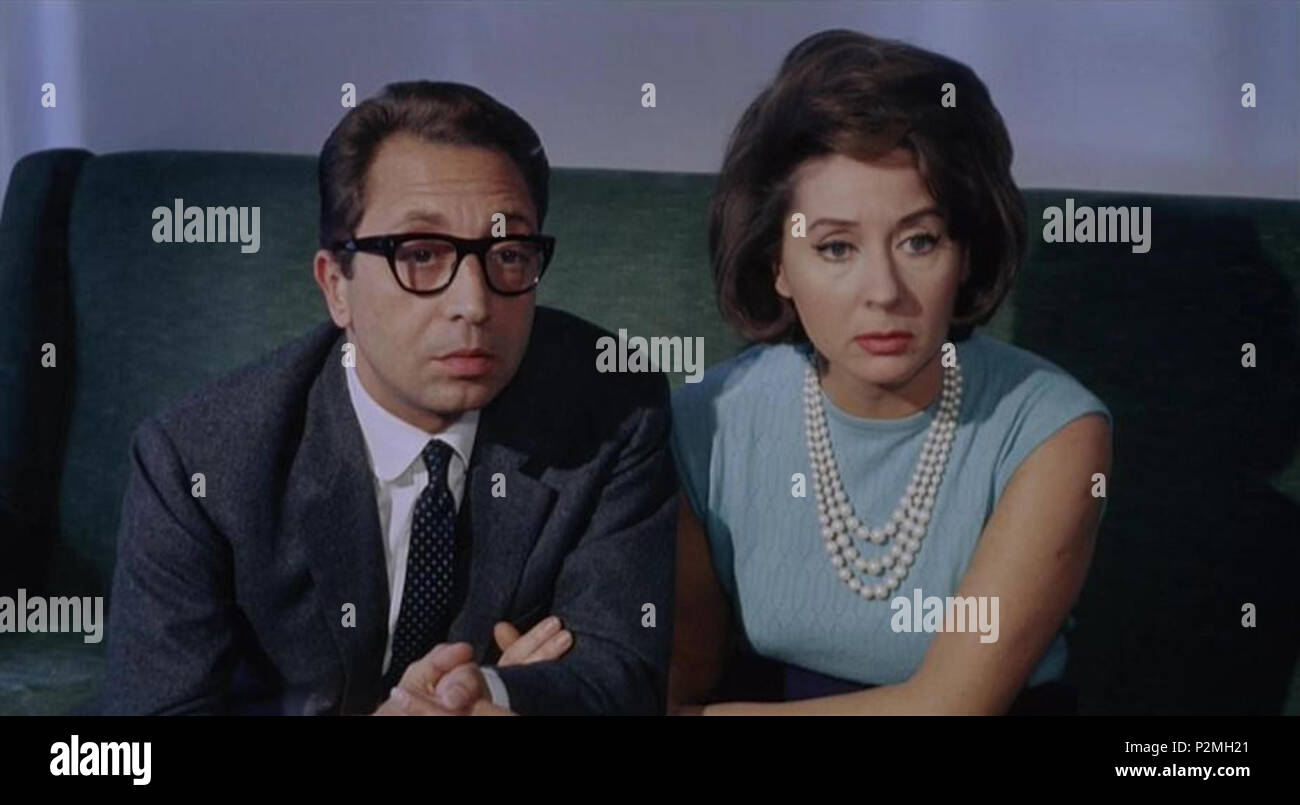 . Una scena del film italiano La ballata dei mariti . 1963. Fabrizio ...