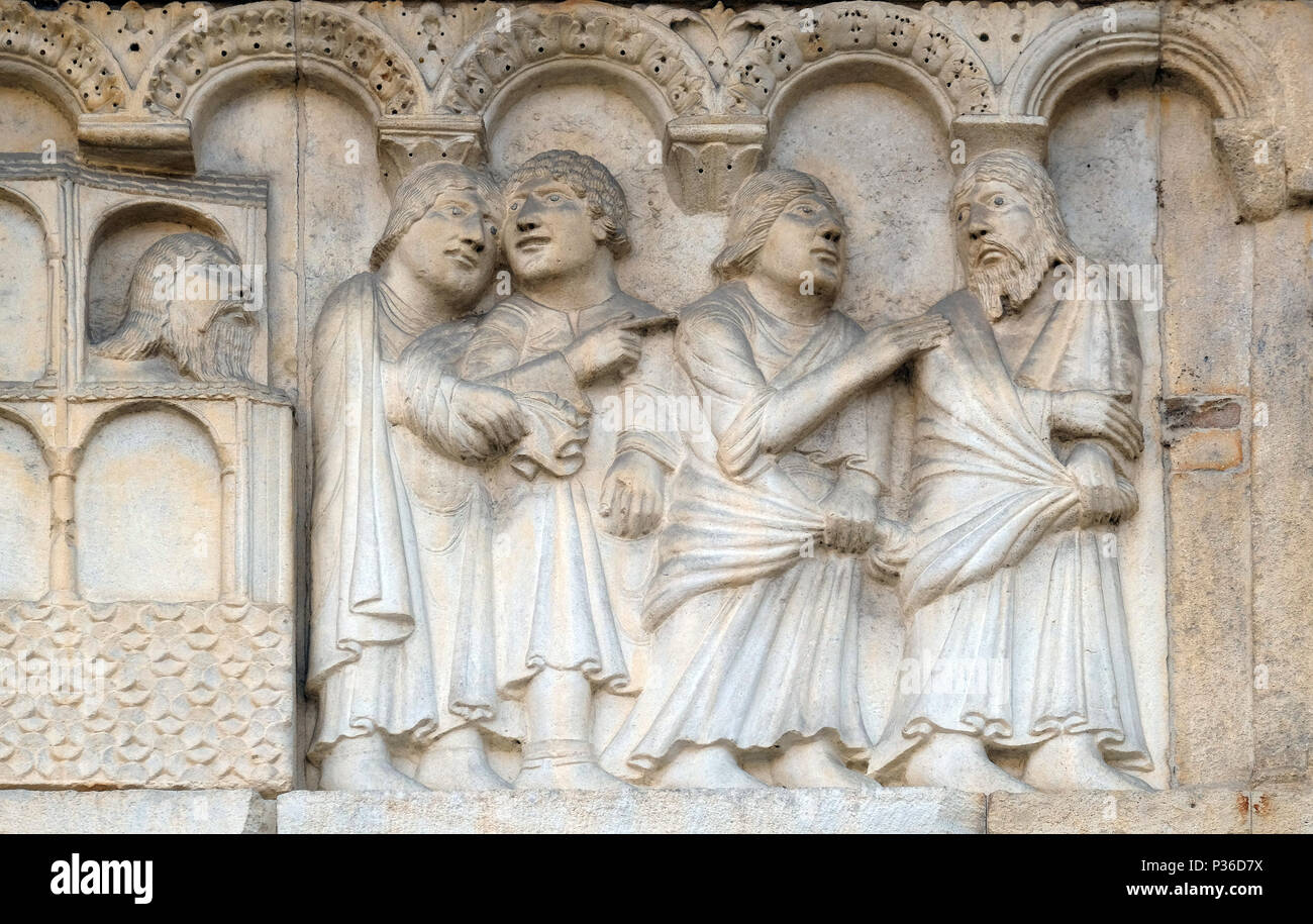 Piastra con Storie della Genesi: Noè scende a terra con i suoi figli ...