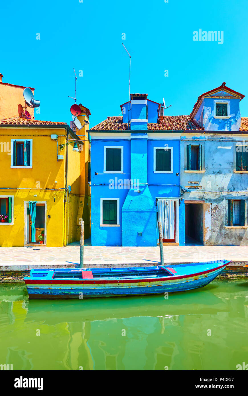Scena colorata del canale di venezia immagini e fotografie stock ad ...